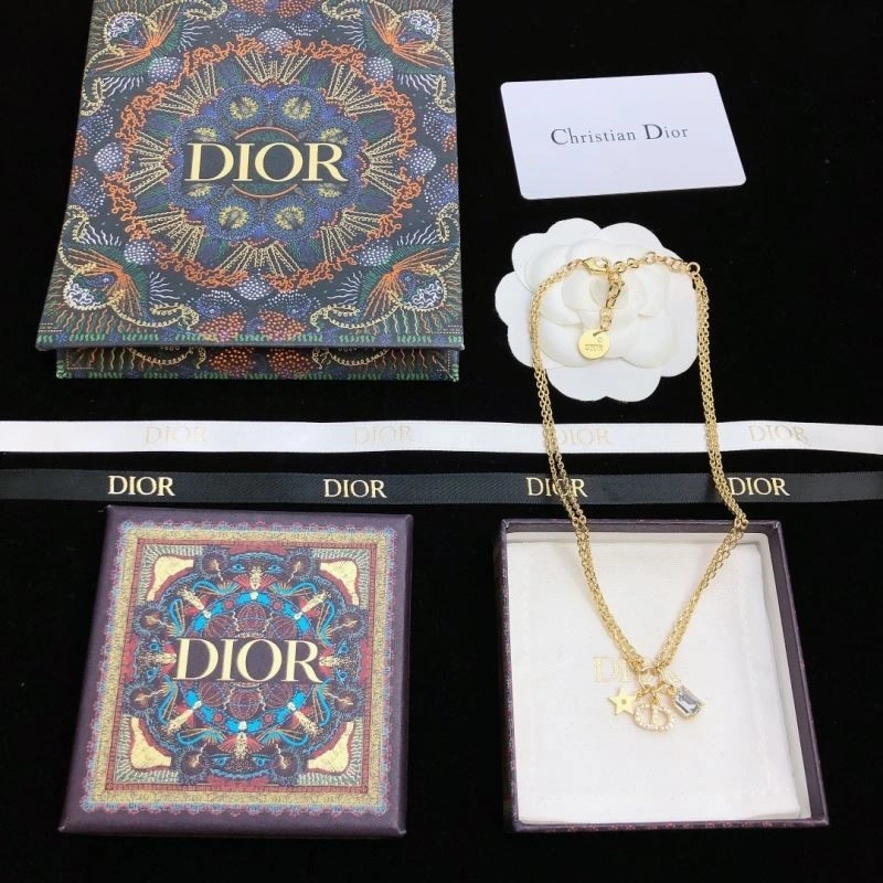 High fidelity Christian Dior Necklaces