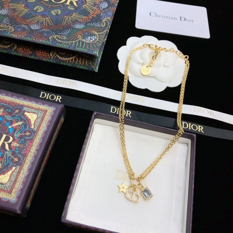 High fidelity Christian Dior Necklaces
