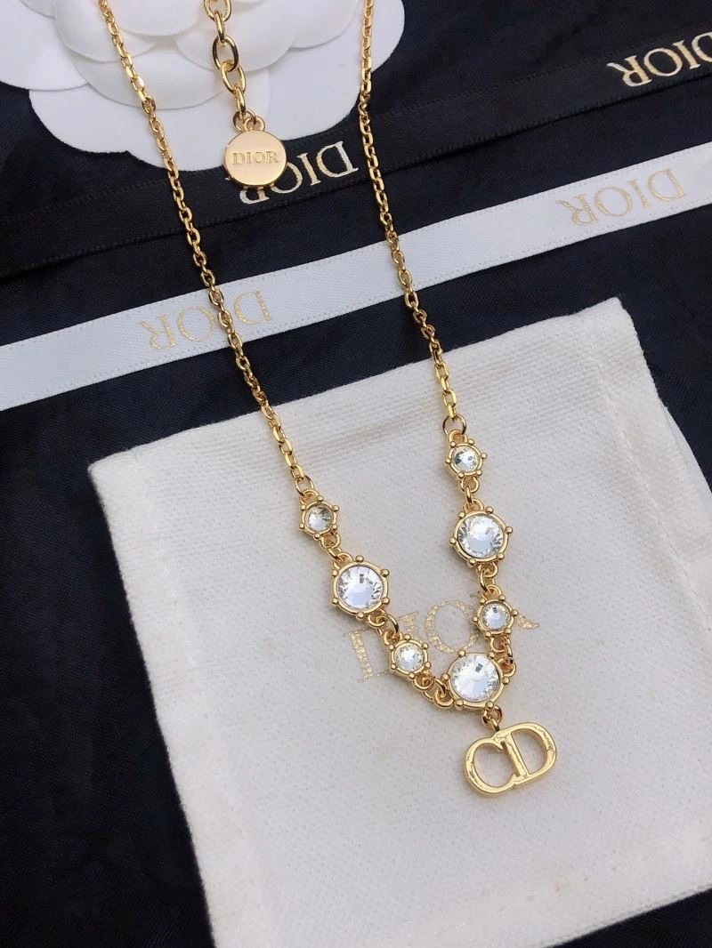 Accurate model Christian Dior Necklaces