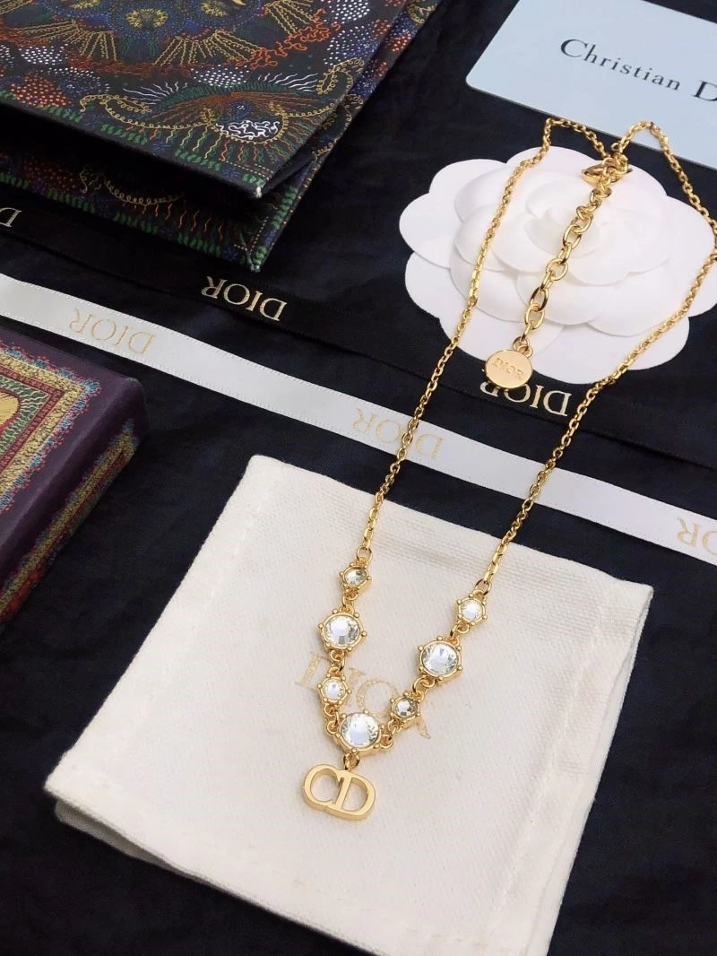 Accurate model Christian Dior Necklaces