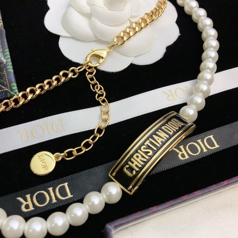 Bargain Christian Dior Necklaces