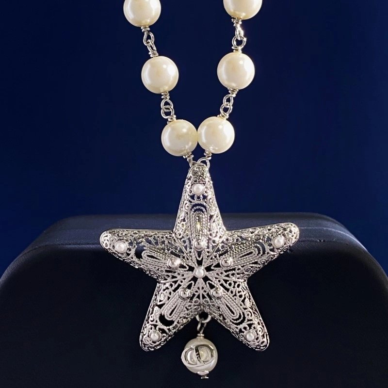 Economical Christian Dior Necklaces