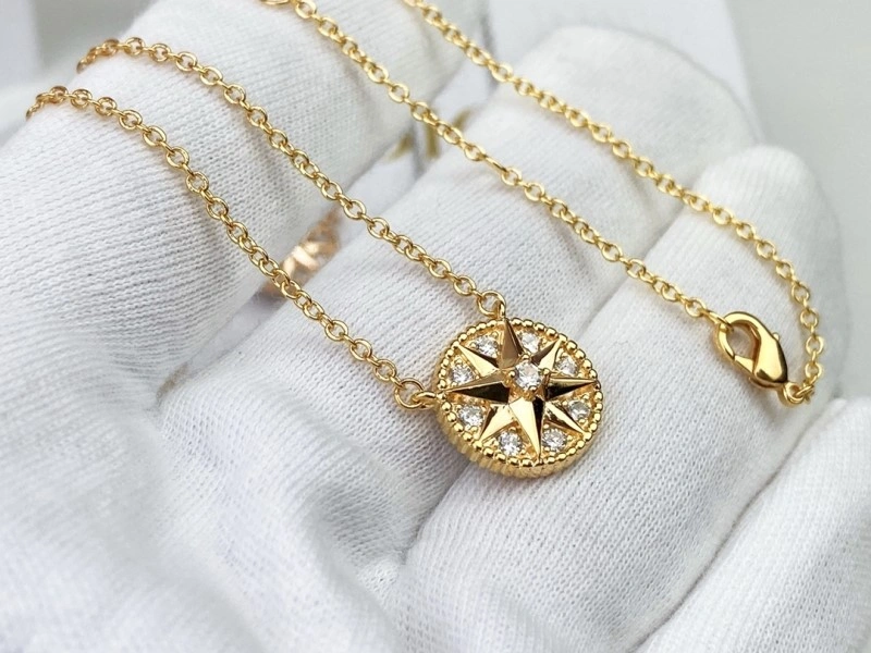 High fidelity Christian Dior Necklaces