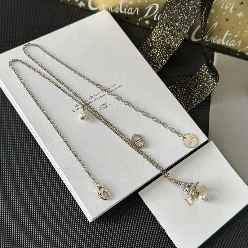 Top match Christian Dior Necklaces