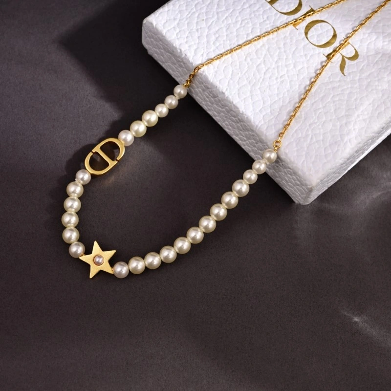 Accurate model Christian Dior Necklaces
