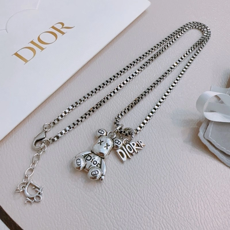 Economical Christian Dior Necklaces