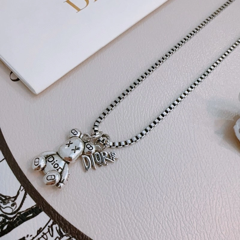 Economical Christian Dior Necklaces