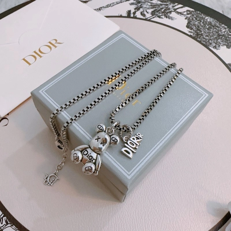Economical Christian Dior Necklaces