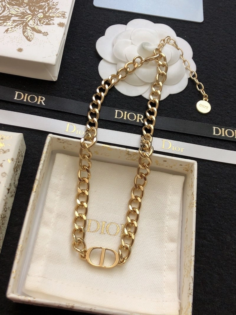 High fidelity Christian Dior Necklaces