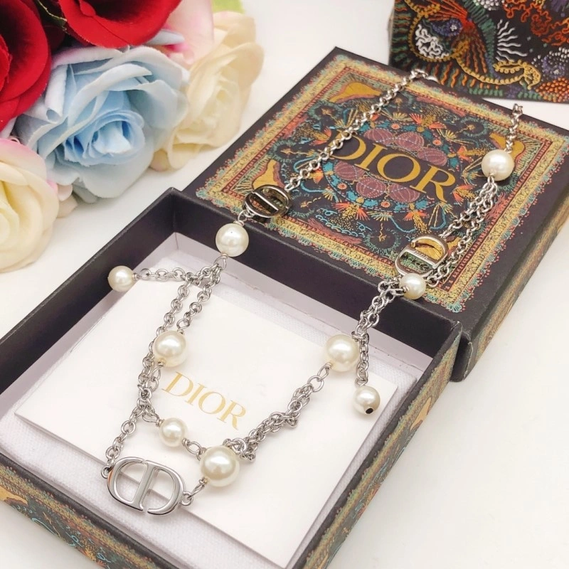 Top match Christian Dior Necklaces