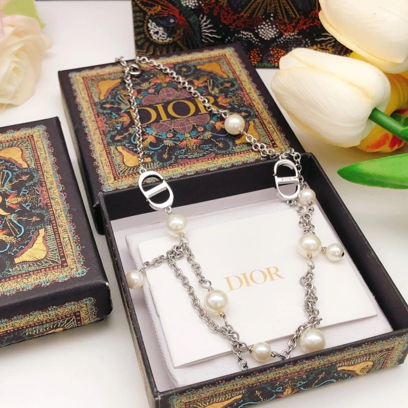 Top match Christian Dior Necklaces