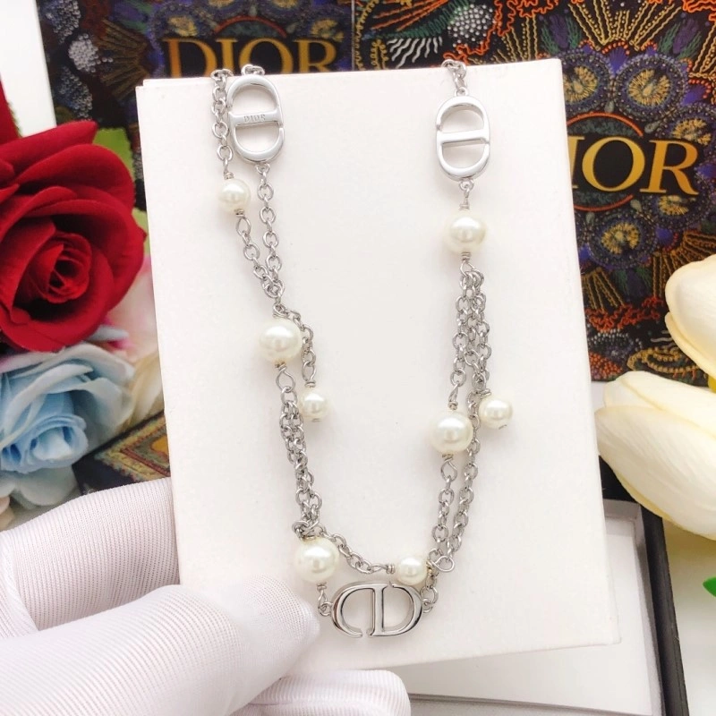 Top match Christian Dior Necklaces