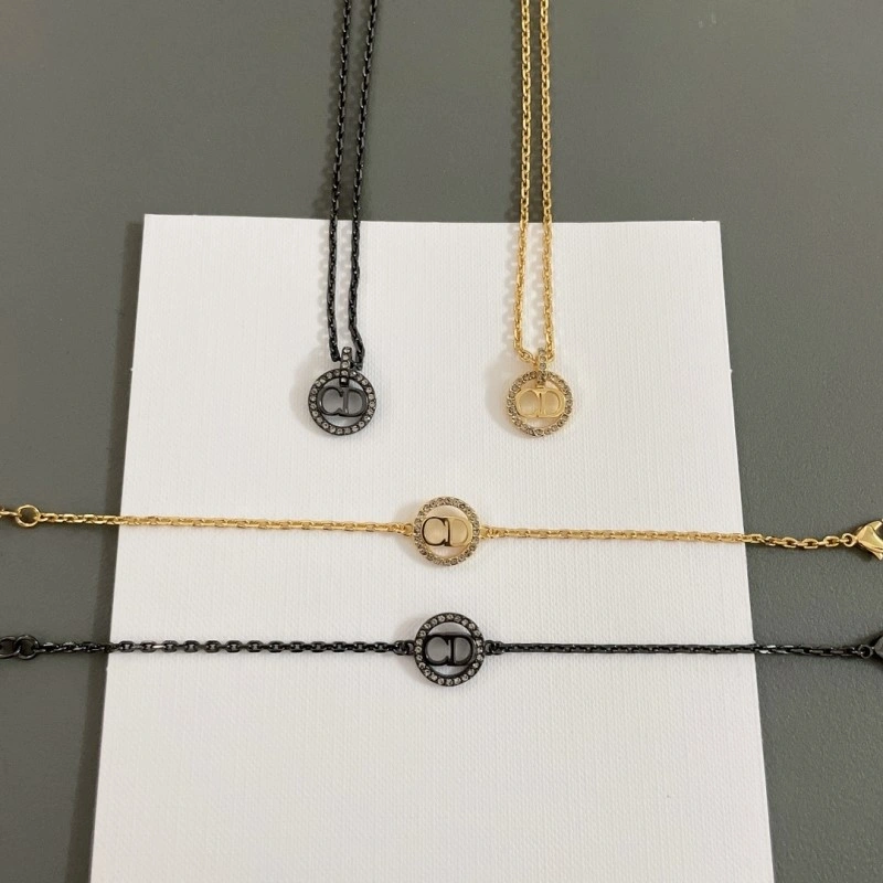 Factory-made Christian Dior Necklaces