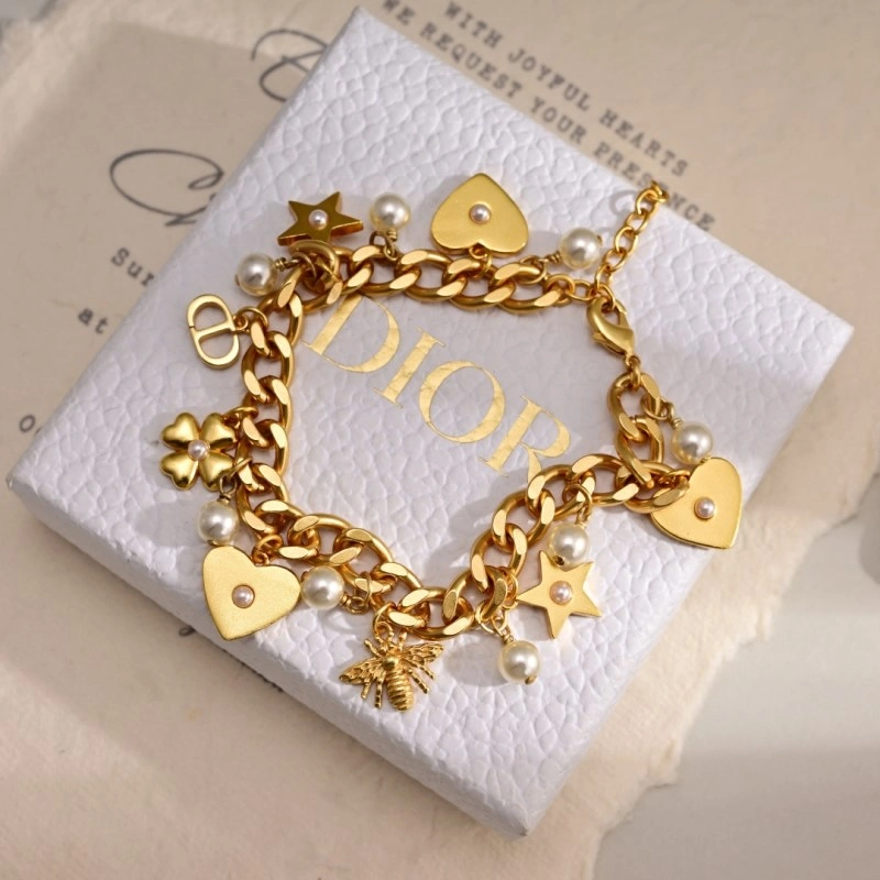 Accurate model Christian Dior Necklaces