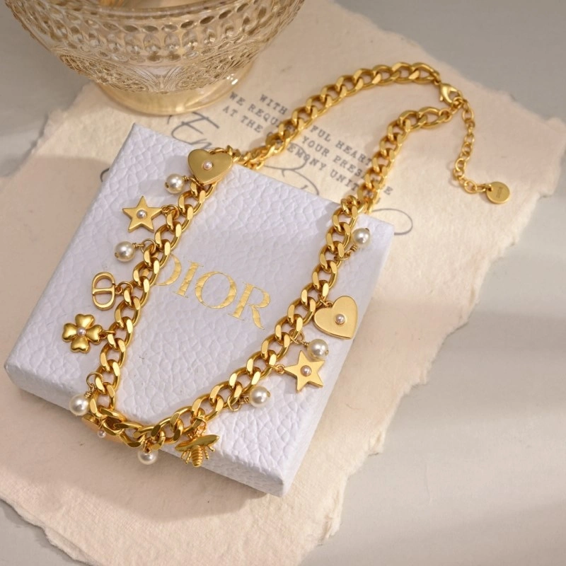 Accurate model Christian Dior Necklaces
