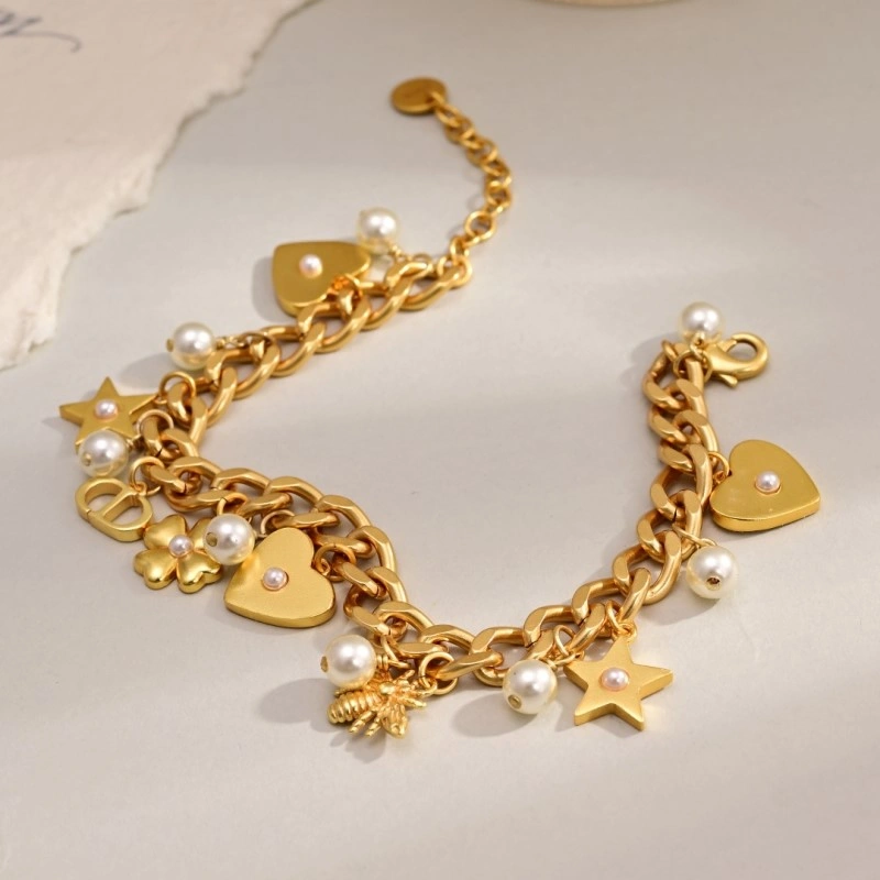 Accurate model Christian Dior Necklaces