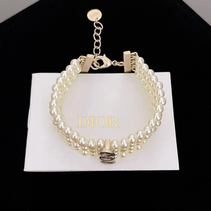 Inexpensive Christian Dior Necklaces