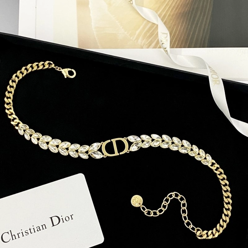 Accurate model Christian Dior Necklaces