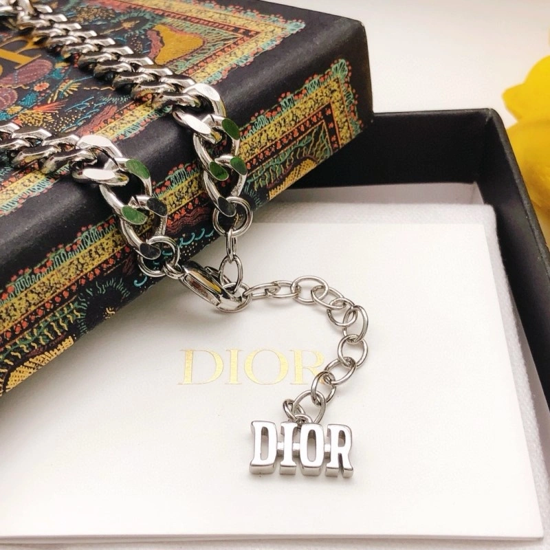 High fidelity Christian Dior Necklaces