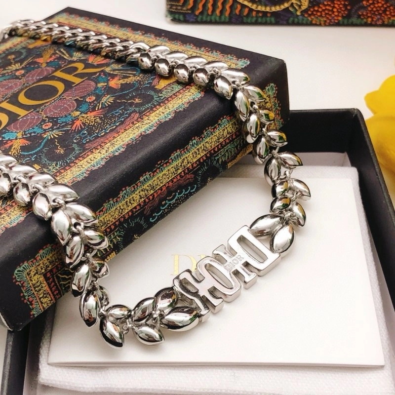 High fidelity Christian Dior Necklaces