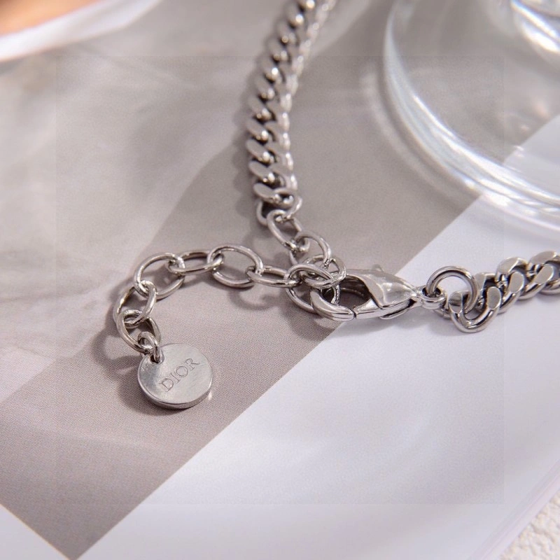 1:1 copy Christian Dior Necklaces