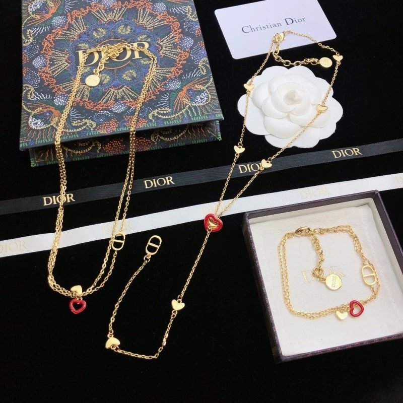 Cut-rate Christian Dior Necklaces