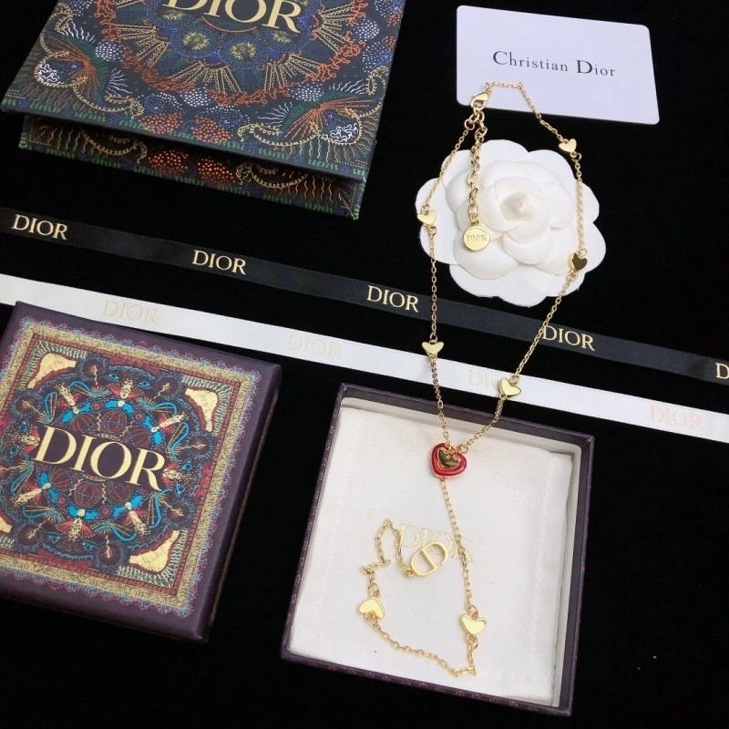 Top mirror Christian Dior Necklaces