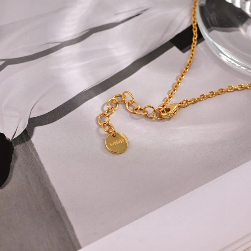 Low-cost Christian Dior Necklaces