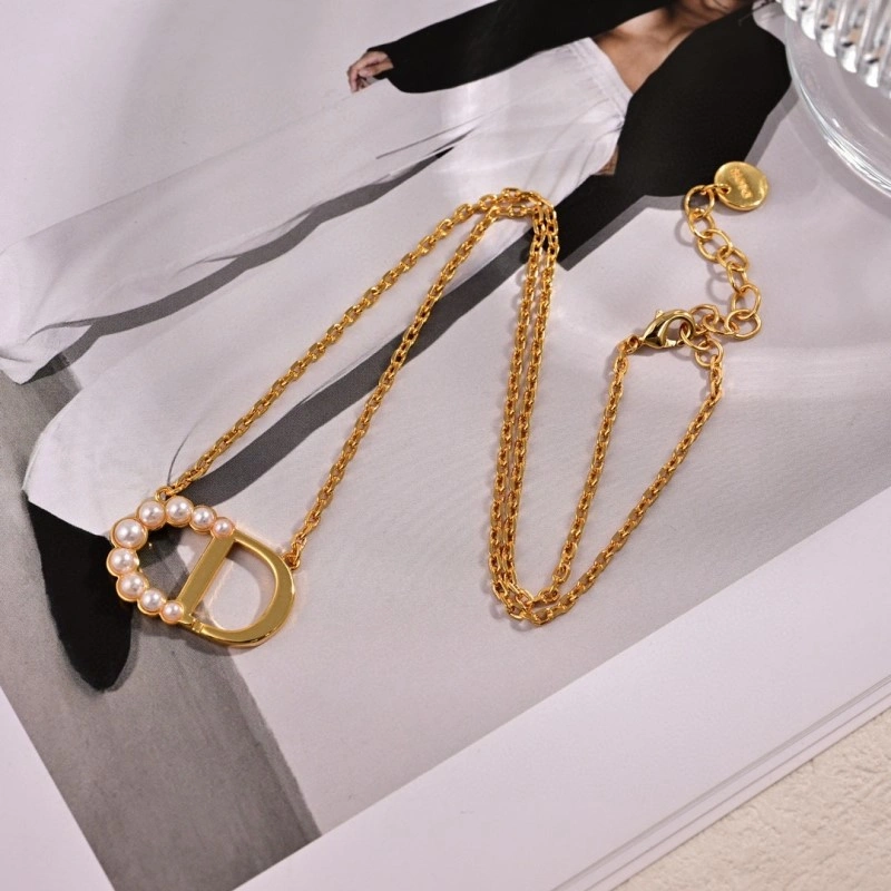 Low-cost Christian Dior Necklaces