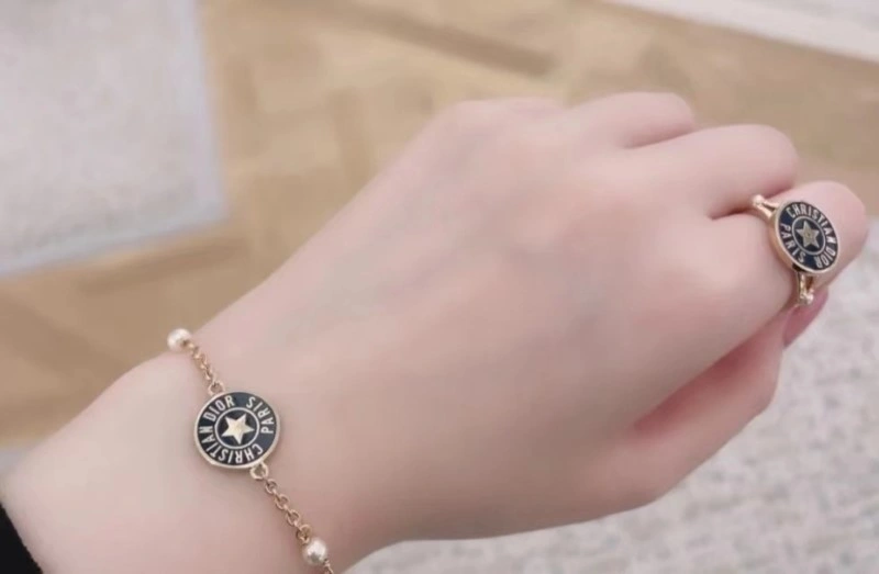 High accuracy Christian Dior Necklaces