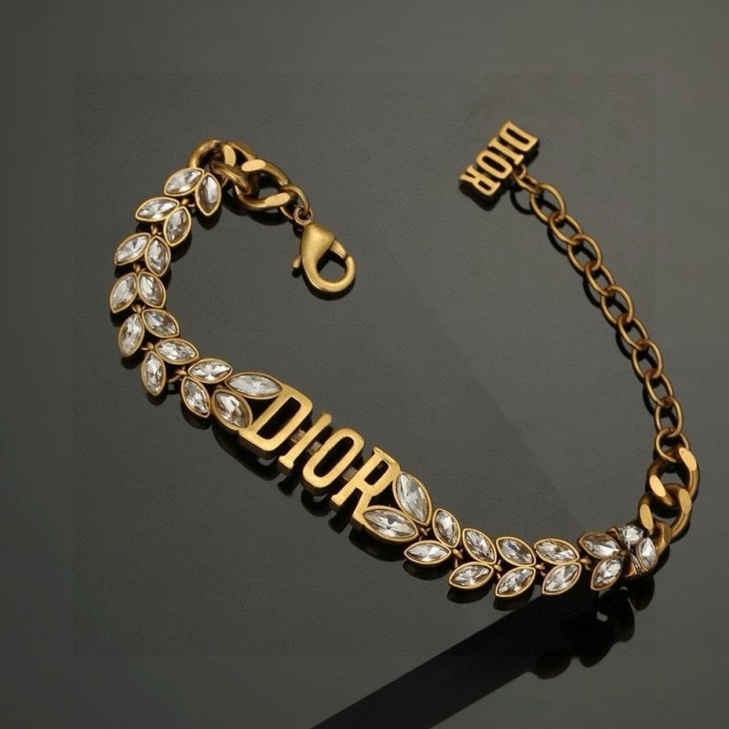 Low-cost Christian Dior Necklaces