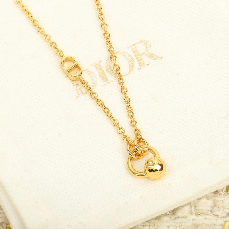 Top match Christian Dior Necklaces