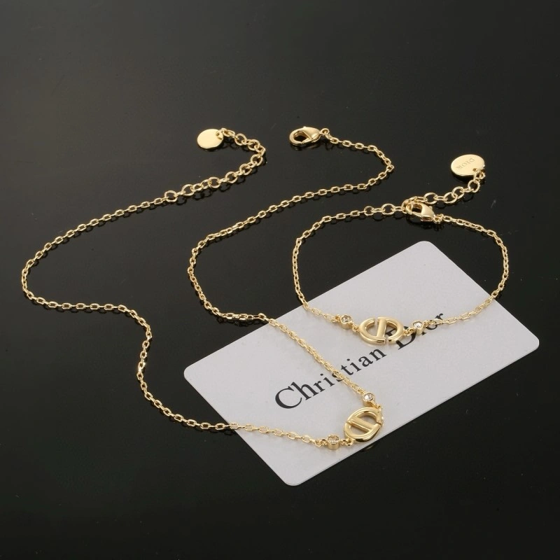Accurate model Christian Dior Necklaces