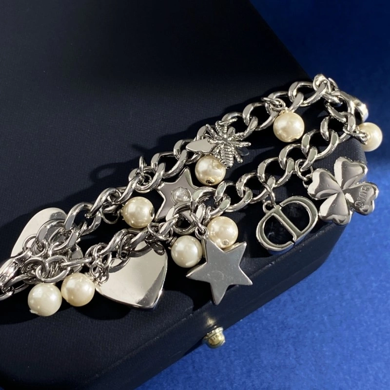 Low-cost Christian Dior Necklaces