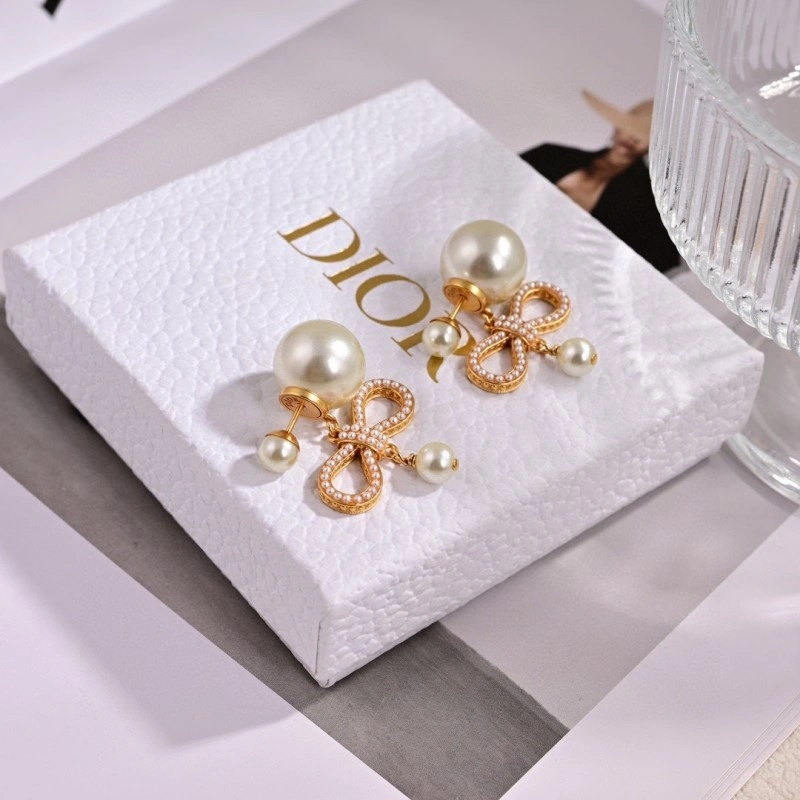 Cut-rate Christian Dior Necklaces