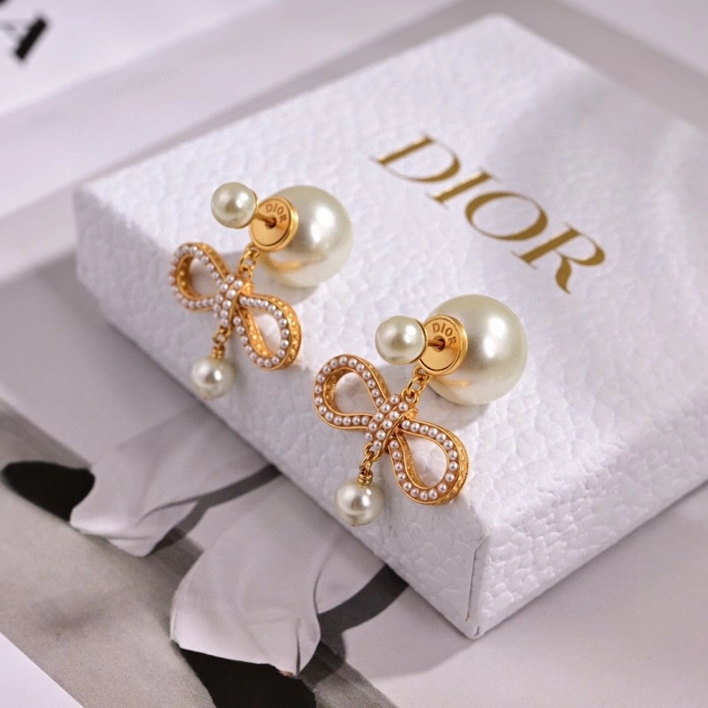 Cut-rate Christian Dior Necklaces