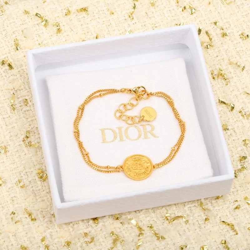 Top match Christian Dior Necklaces