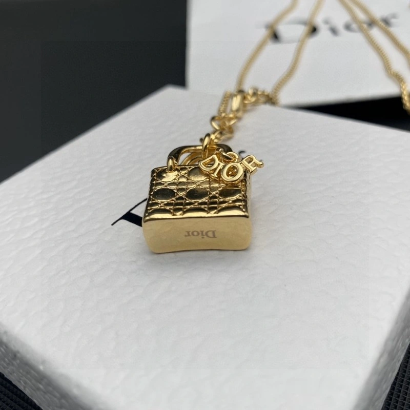 Top mirror Christian Dior Necklaces