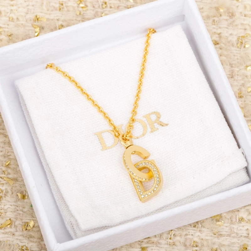 Low-cost Christian Dior Necklaces