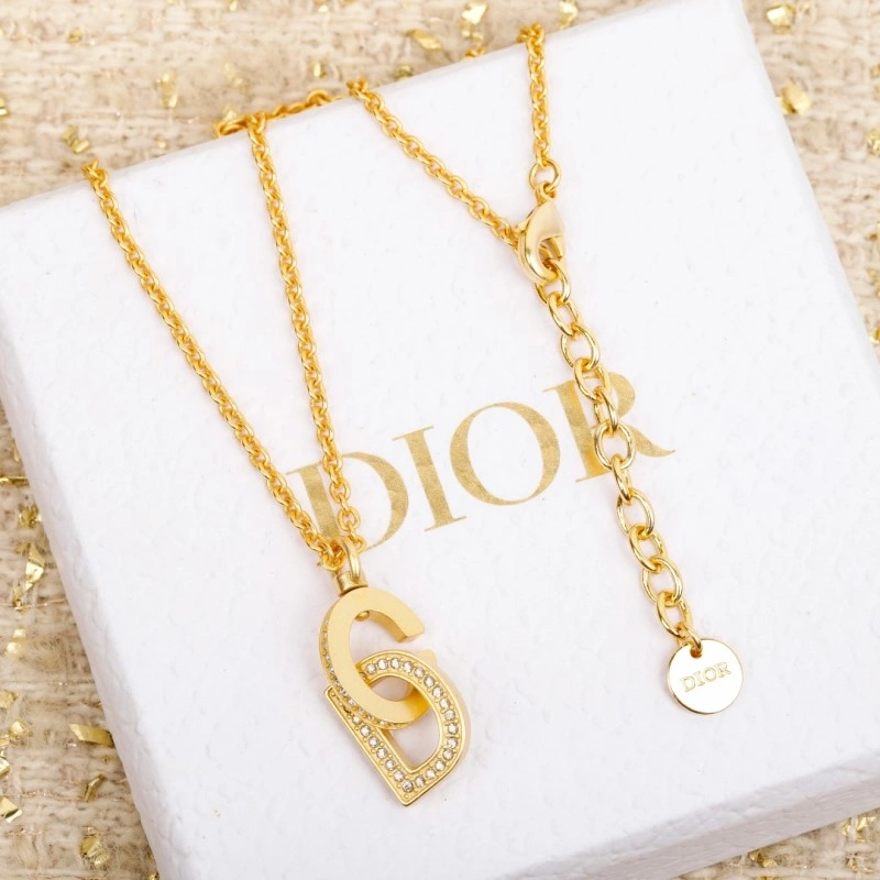 Low-cost Christian Dior Necklaces