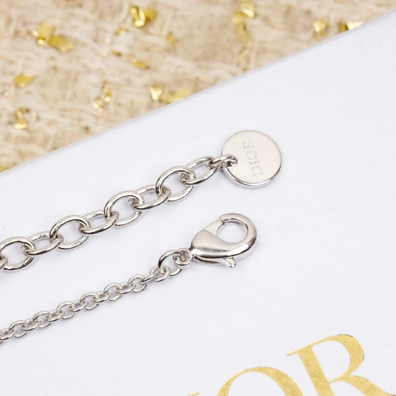 Low-cost Christian Dior Necklaces