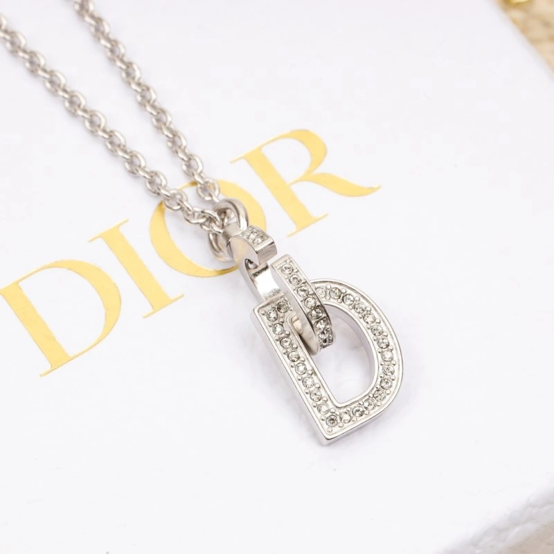 Low-cost Christian Dior Necklaces