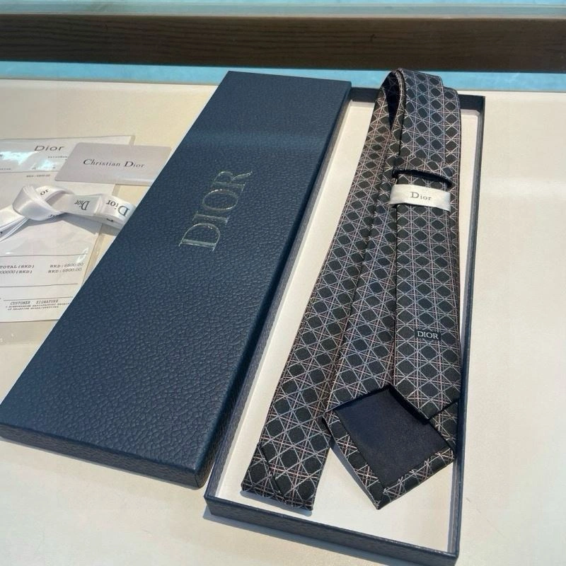 Top mirror Christian Dior Neckties