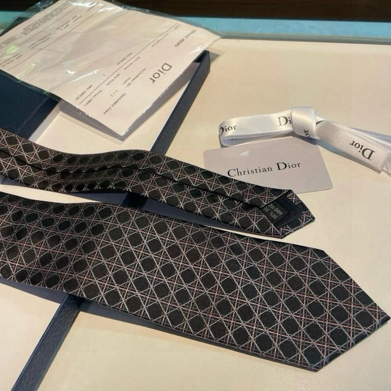 Top mirror Christian Dior Neckties