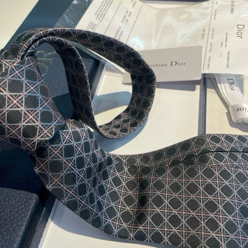 Top mirror Christian Dior Neckties