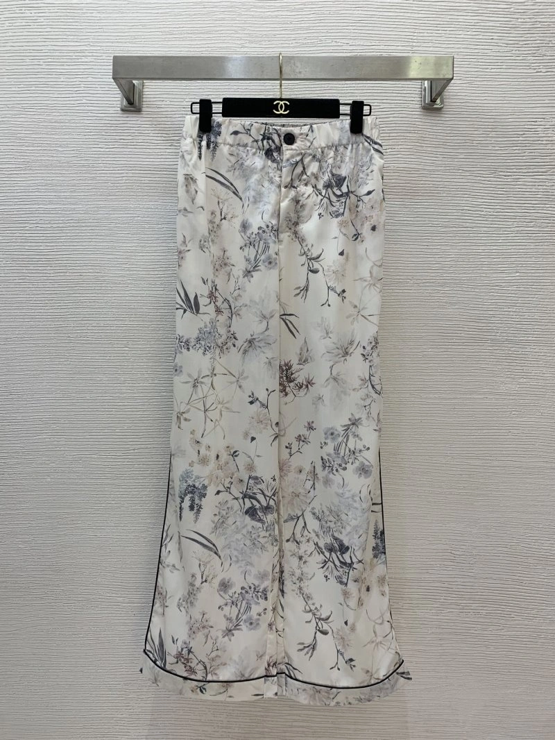 Accurate model Christian Dior Nightwear