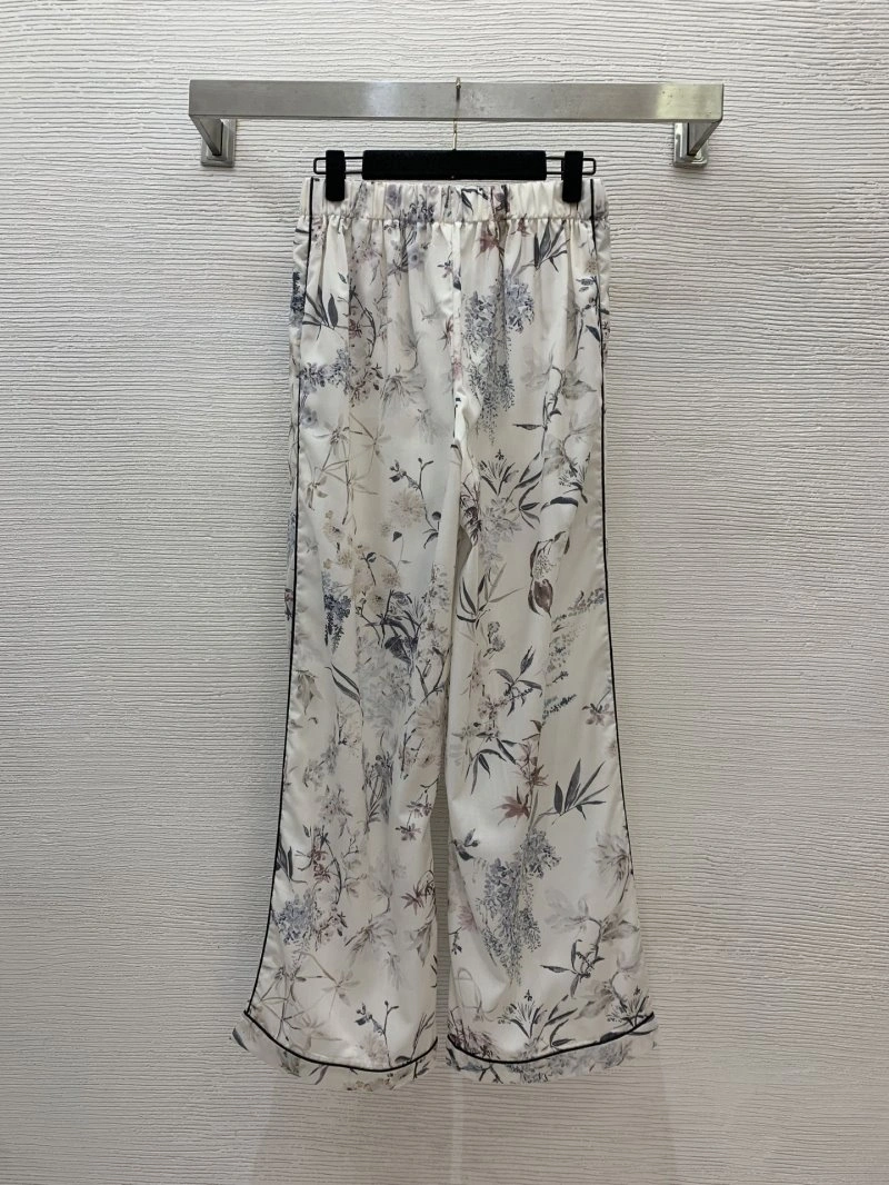 Accurate model Christian Dior Nightwear
