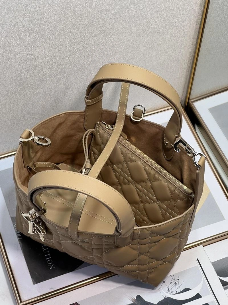Indistinguishable Christian Dior Other Bags