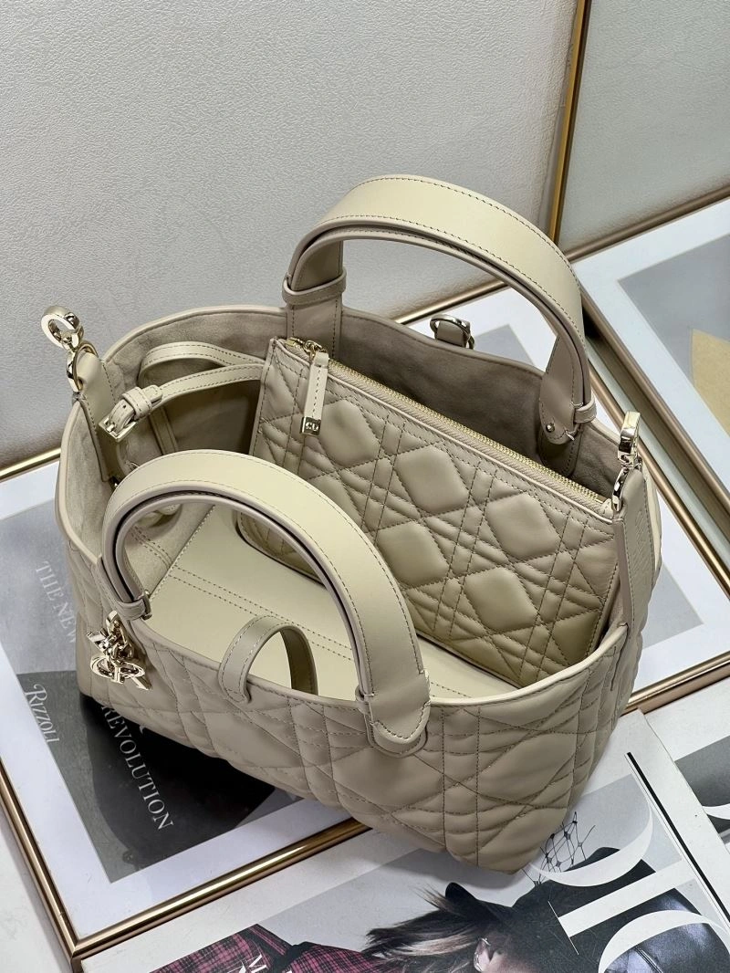 Indistinguishable Christian Dior Other Bags