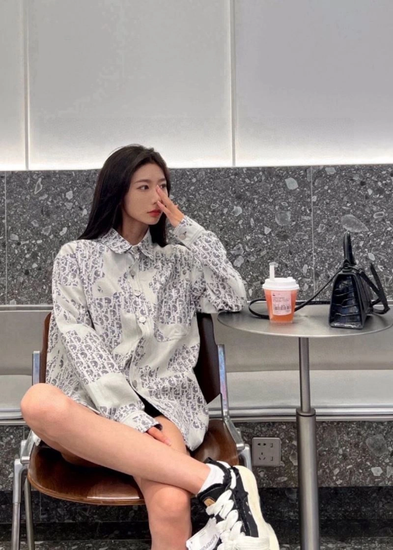 Accurate model Christian Dior Outwear
